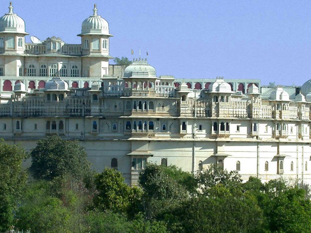 Top 5 Luxury Hotels in Udaipur: Relish the Heritage of Erstwhile ...